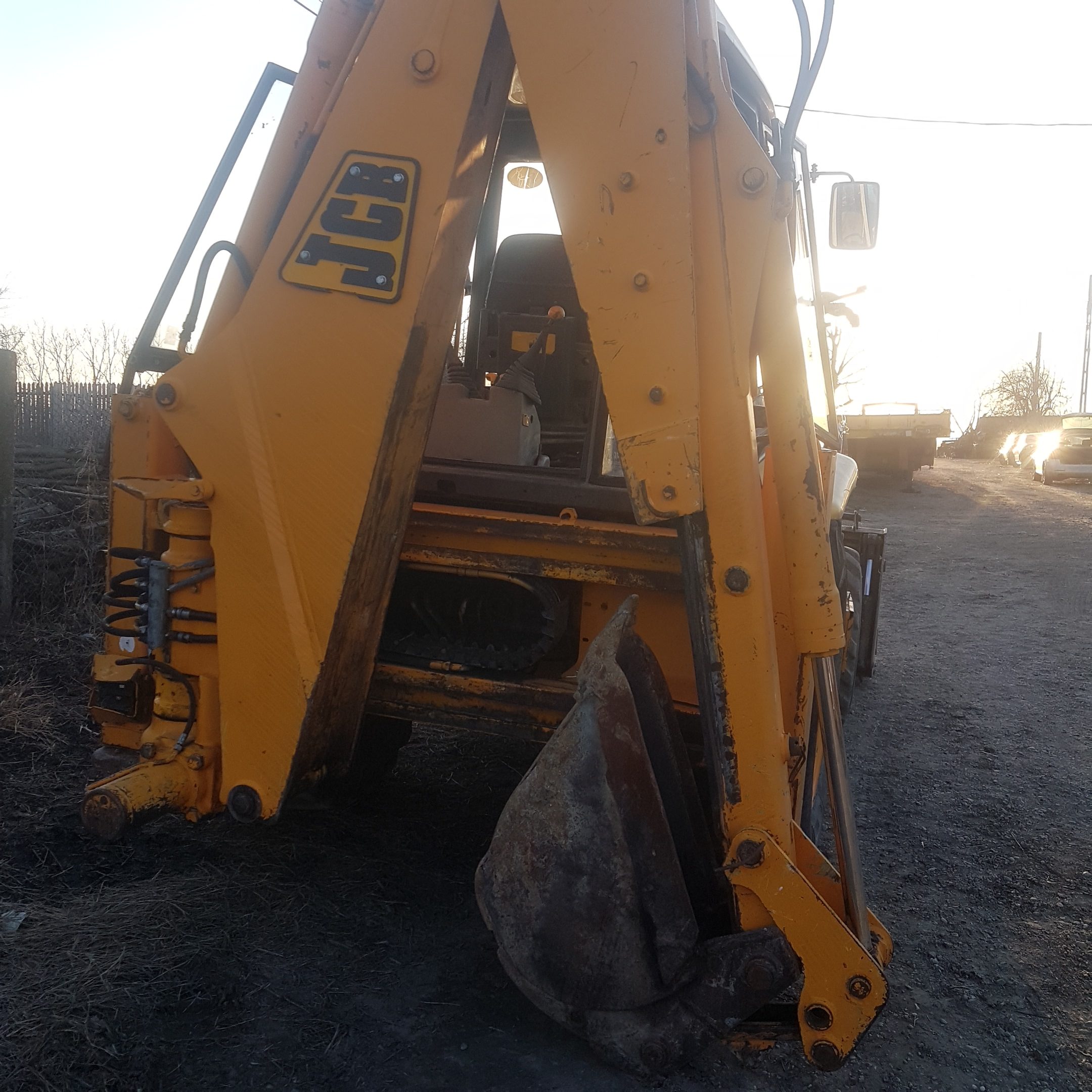Utilaj constructii buldoexcavator JCB 3CX - Afaceri in agricultura
